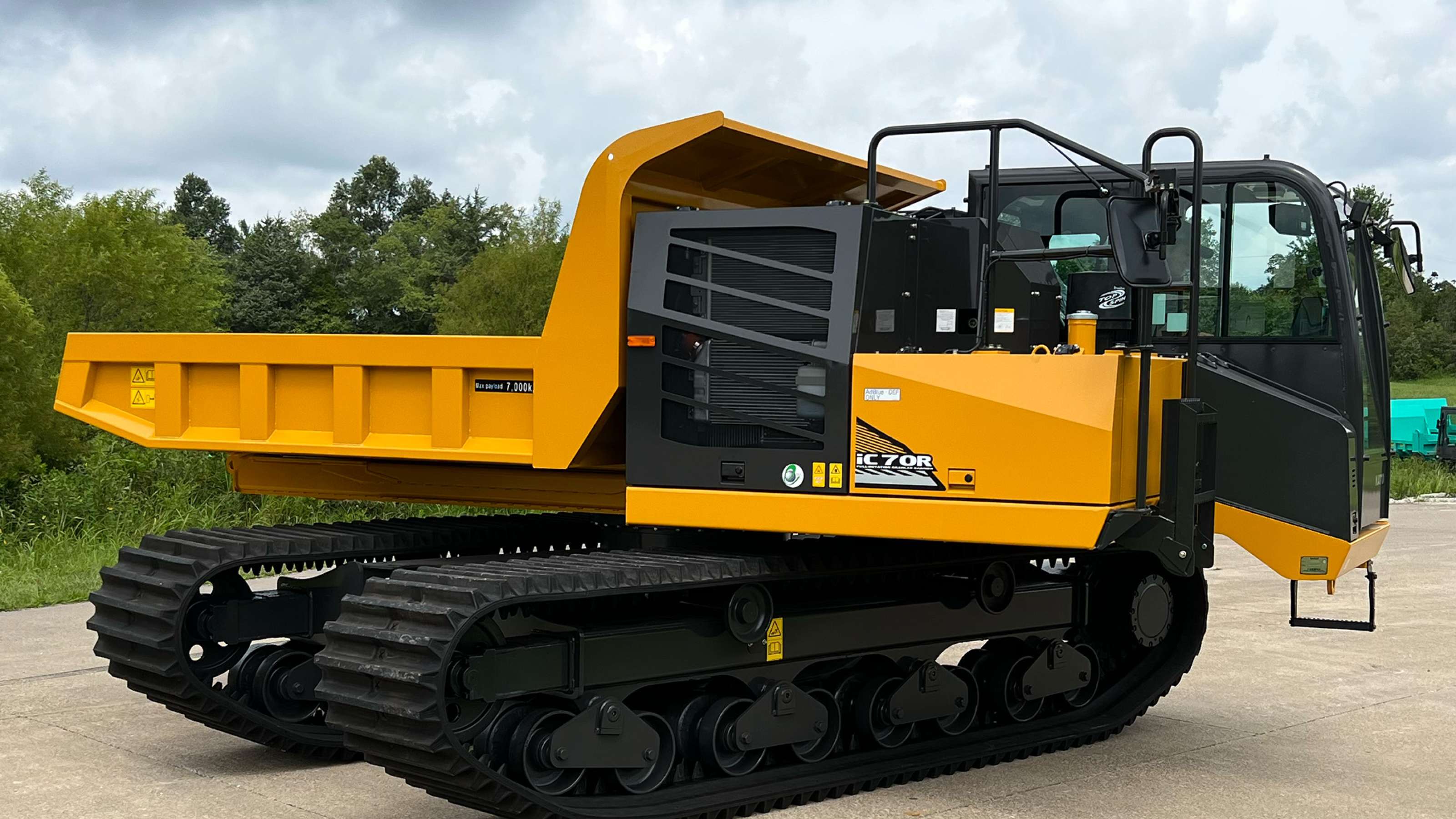 KATO IC37 Crawler Carrier | Canada's Source For Tracked Carriers